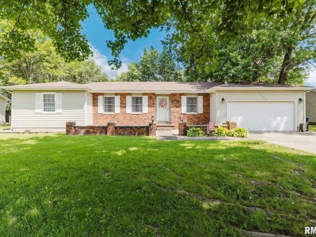 3004 W Clifton Ct, Marion, IL 62959