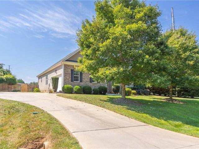 3004 Walbrook Ter, Browns Summit, NC 27214