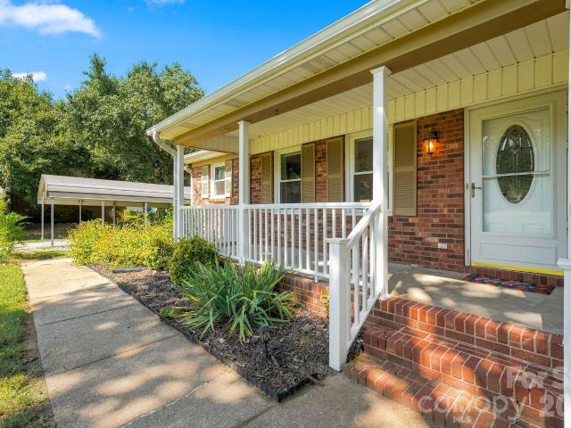 3004 Winston Drive NW