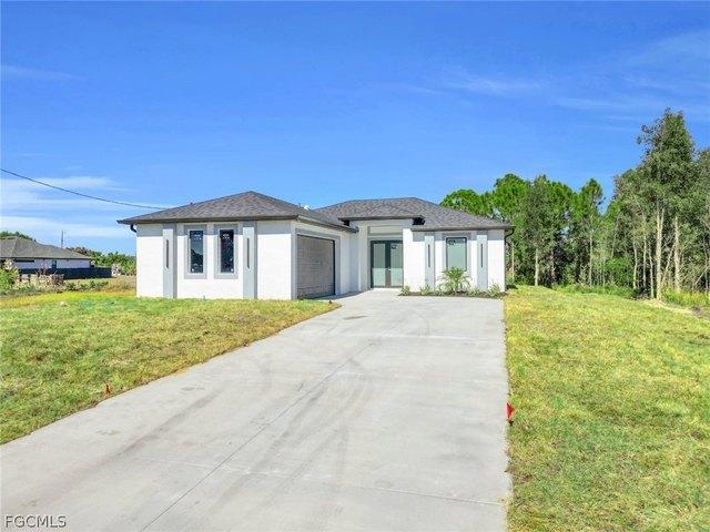 3004 54th St W, Lehigh Acres, FL 33971