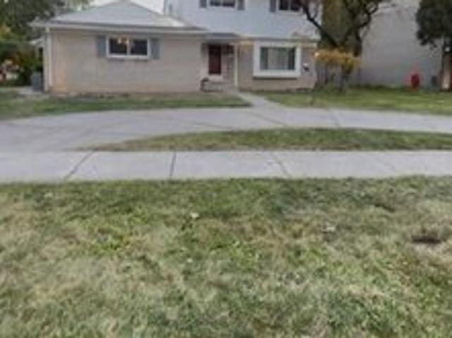 30050 Pleasant Trl, Southfield, MI 48076