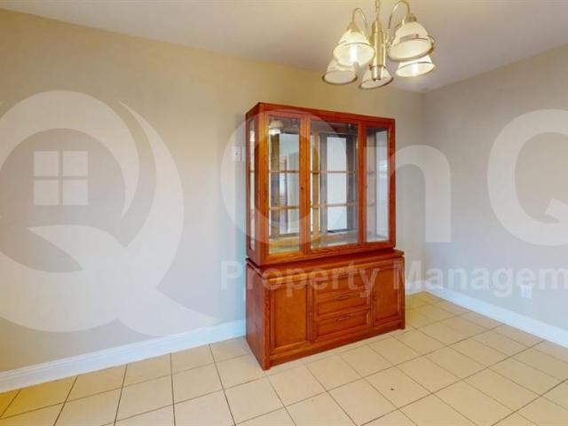 3005 Meandering Way
