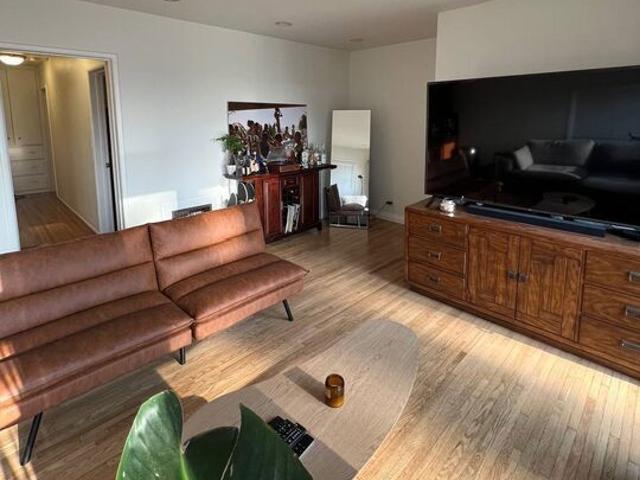 3005 ocean front walk a