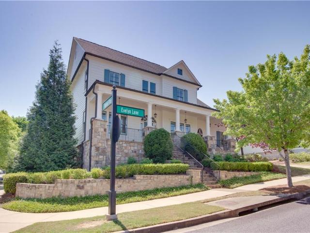 3005 Evelyn Lane
