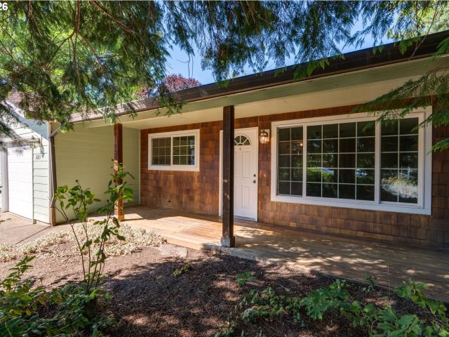 3005 E Lindquist CT