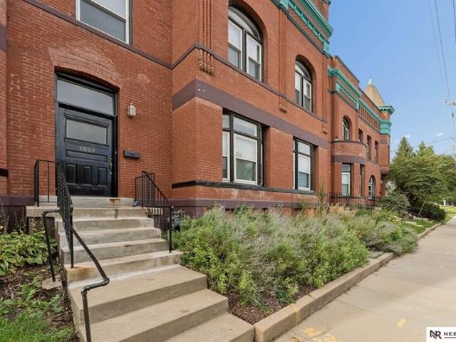3005 Pacific St, Omaha, NE 68105