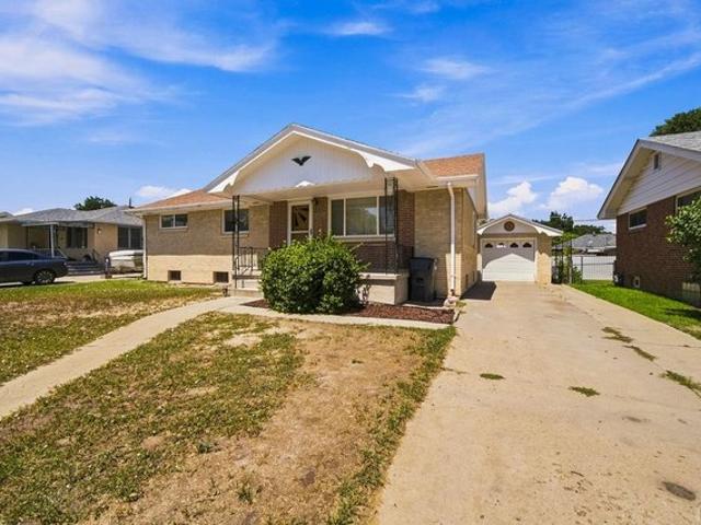 3005 Royal Ave, Pueblo, CO 81005