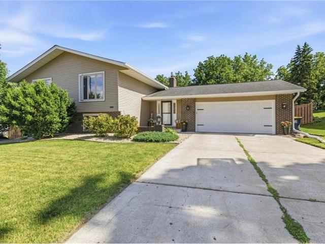 3005 W 135th St, Burnsville, MN 55337