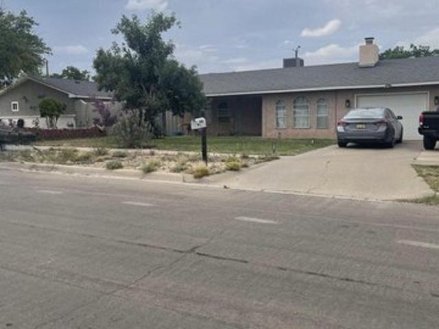 3006 Mountain View Dr, Carlsbad, NM 88220