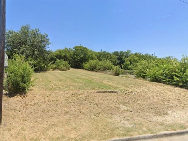 3006 N Crump St, Fort Worth, TX 76106