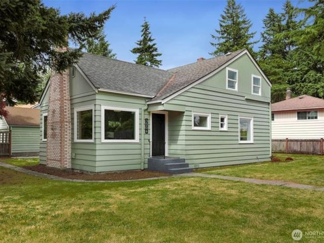 3006 NE 133rd St, Seattle, WA 98125