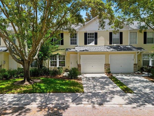 3006 Amber Oak Dr, Valrico, FL 33594