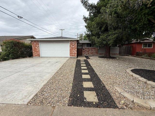 3006 Chestnut Hill Dr, Sacramento, CA 95826