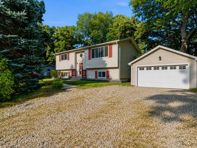 3006 E Hickory Drive