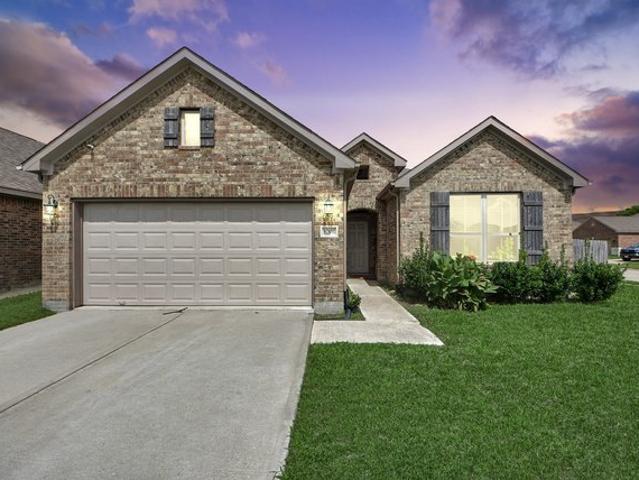 3006 Royal Albatross Dr, Texas City, TX 77590