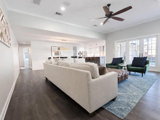 3006 Stardust Dr