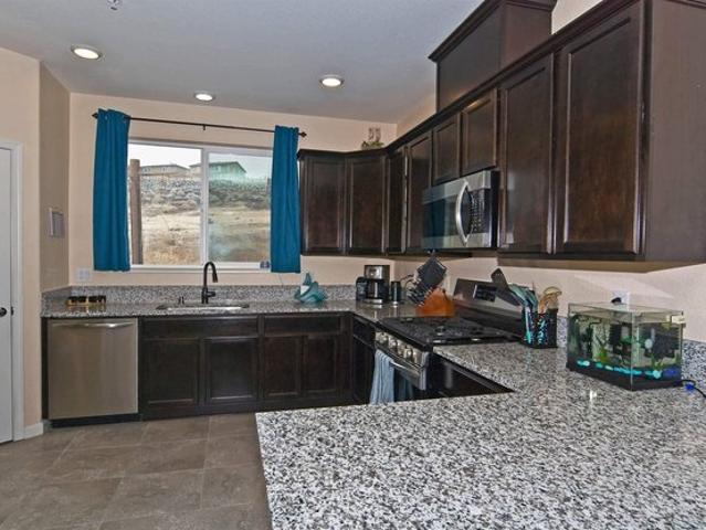 3006 Sterling Ridge Cir, Sparks, NV 89431