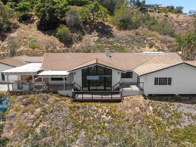 3006 Skycrest Dr, Fallbrook, CA 92028