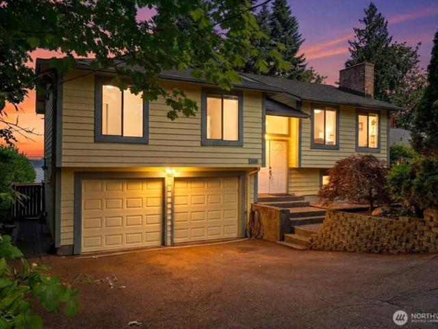 3006 89th Pl SE, Mercer Island, WA 98040
