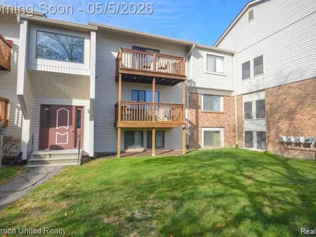 30074 W 12 Mile Rd Unit 114, Farmington Hills, MI 48334