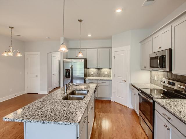 3007 Blueberry Ln