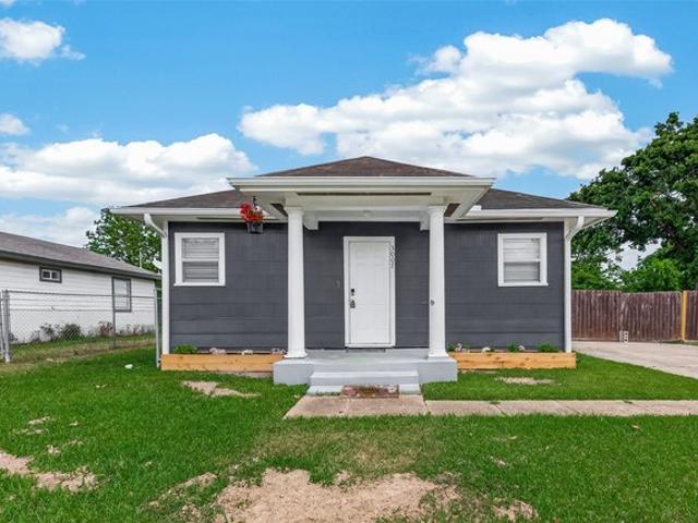 3007 Bonner St, La Porte, TX 77571