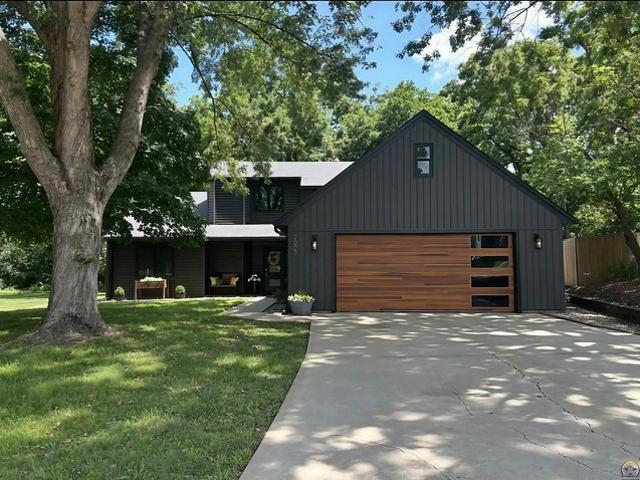 3007 Creekwood Dr, Lawrence, KS 66049