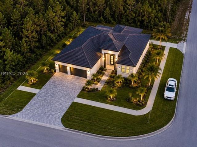 3007 E 10th St, Lehigh Acres, FL 33972