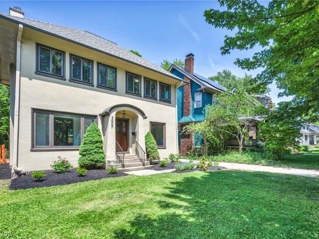 3007 Edgehill Road