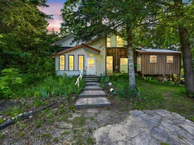 3007 Riverview Dr, Hersey, MI 49639