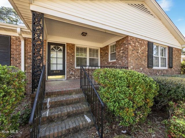3007 S Elm Street