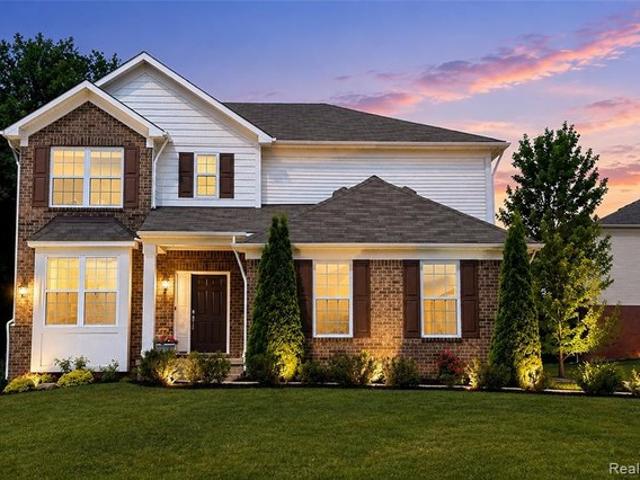 30081 Braeburn St, Lyon Township, MI 48165