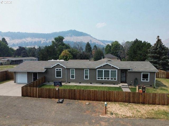 3008 N 1st St, La Grande, OR 97850