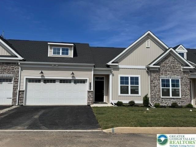 3008 N Cider Dr, Whitehall, PA 18052