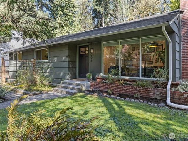 3008 NE 178th St, Lake Forest Park, WA 98155