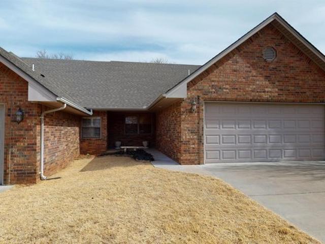 3008 Brook Haven Rd, Woodward, OK 73801