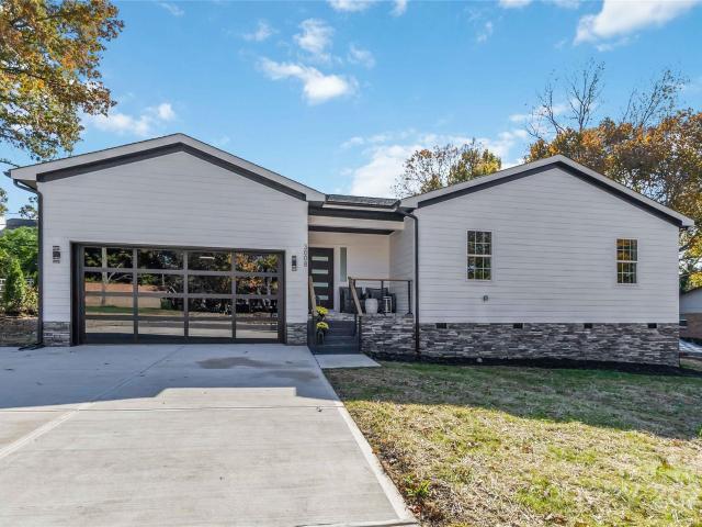 3008 Cricketeer Dr, Charlotte, NC 28216 | MLS #4305 | Compass