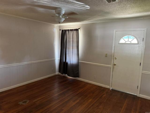 3008 S Elm Street