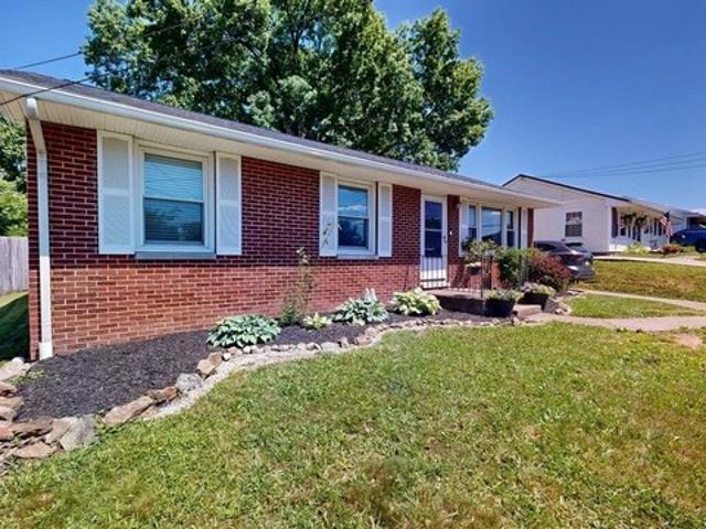 3008 Saltwell Rd, Huntington, WV 25705