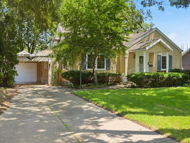 3008 W Oaklyn Avenue