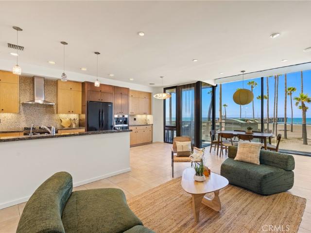 3009 Ocean Front Walk