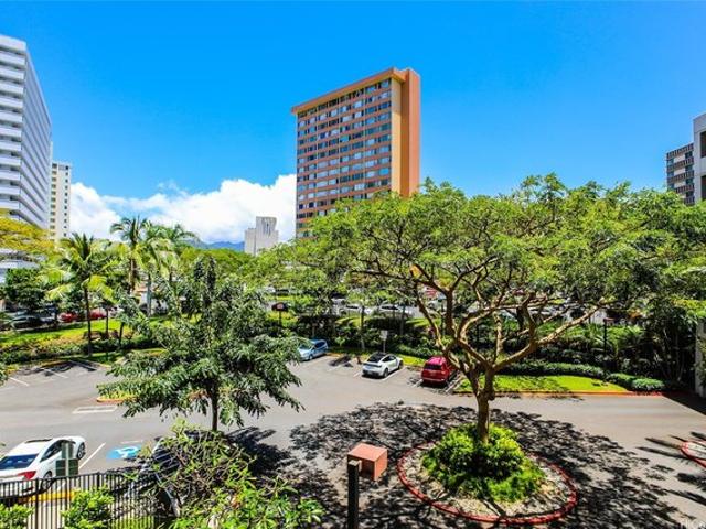 3009 Ala Makahala Pl Apt 314, Honolulu, HI 96818