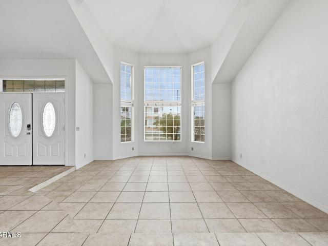 3009 E MENLO Street
