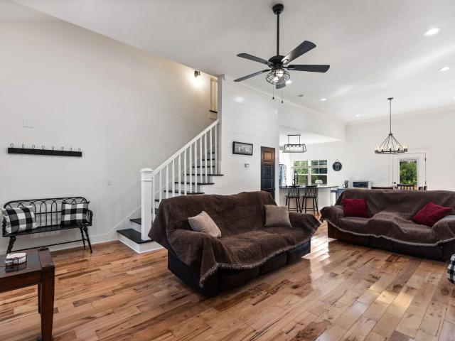 3009 Highland Drive NE