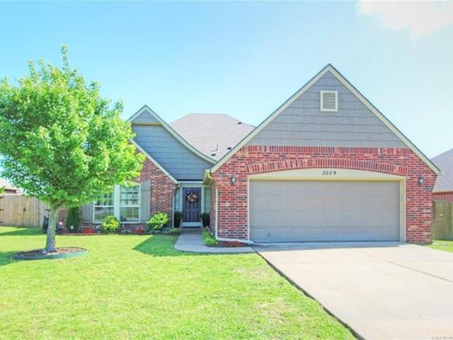 3009 Lincoln Rd, Bartlesville, OK 74006