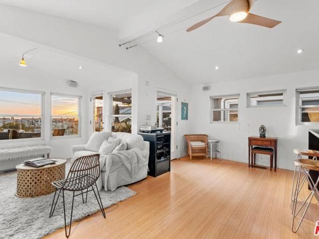3009 3rd St #A, Santa Monica, CA 90405