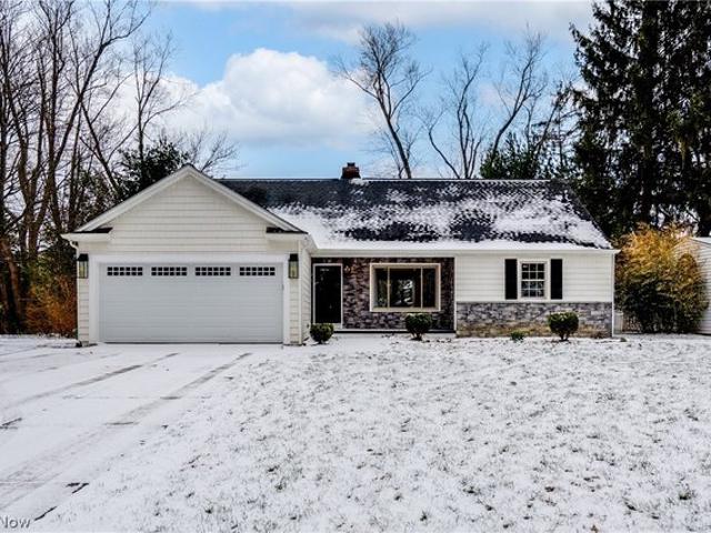30009 Ednil Dr, Bay Village, OH 44140