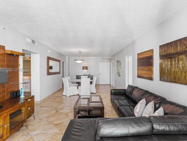 3000 Ocean Dr S #1222, Hollywood, FL 33019