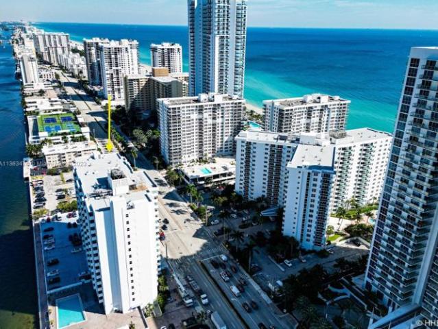 3000 Ocean Dr S #202, Hollywood, FL 33019