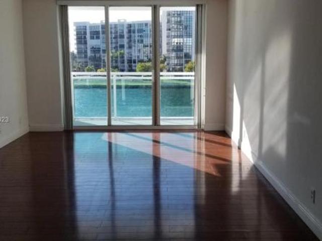 3000 Ocean Dr S #216, Hollywood, FL 33019